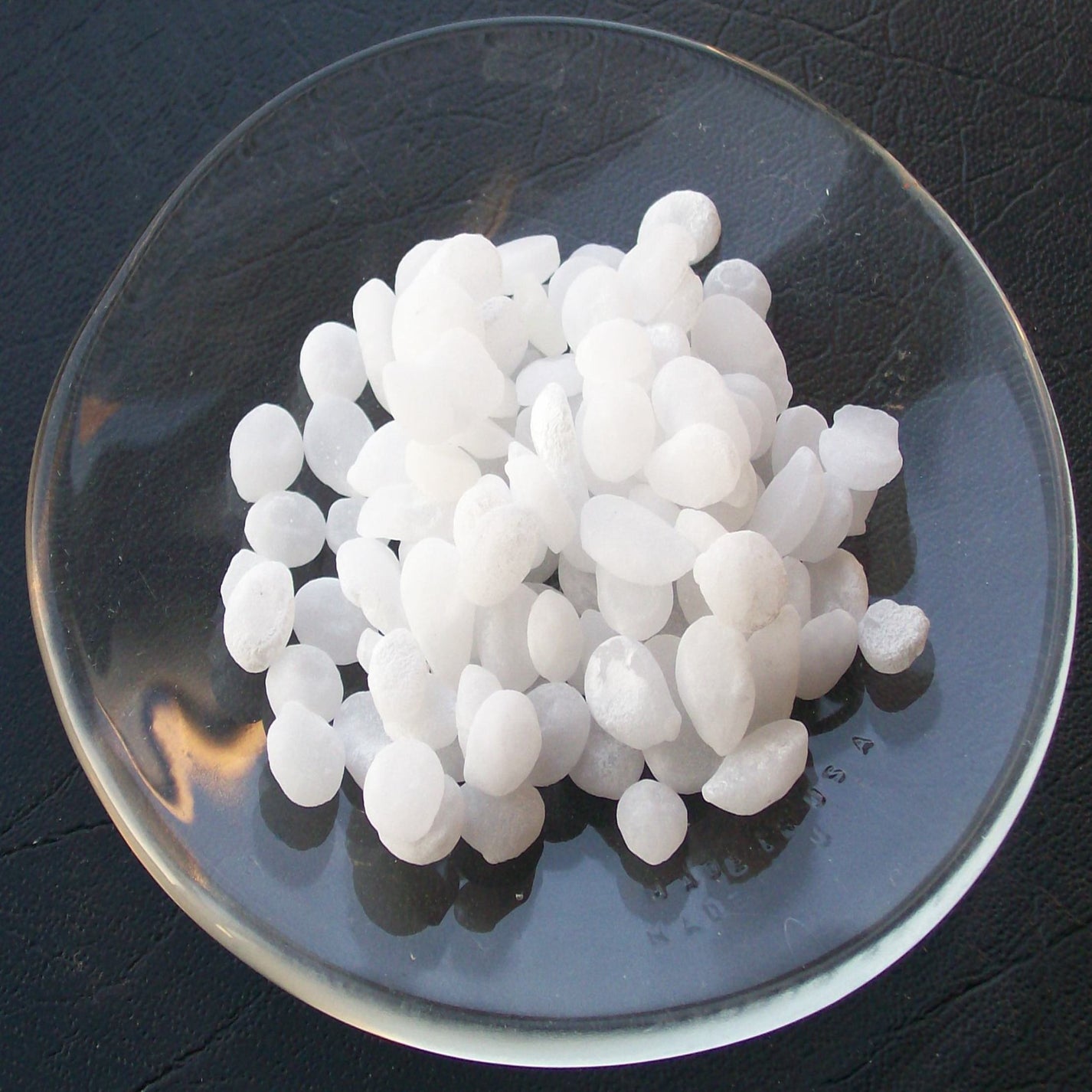 Sodium Hydroxide Pellets 99% Purity for Soapmaking and Crafts
